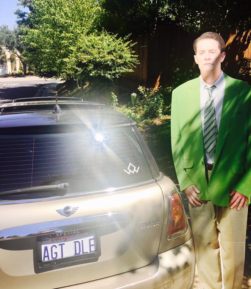 Twin Peaks Fan Orders Dale Cooper Standee, Gets “Dougie Jones” Instead,