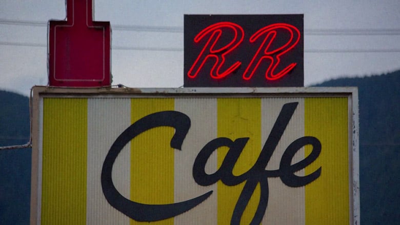 Iconic RR Neon Sign Returns To Twin Peaks Diner Thanks To Fans ...
